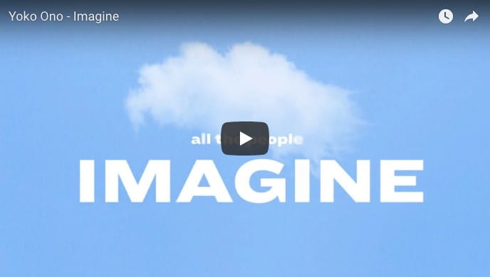 Yoko Ono (stonata come una campana) canta Imagine per il compleanno di ... Yoko Ono (stonata come una campana) canta Imagine per il compleanno di ...