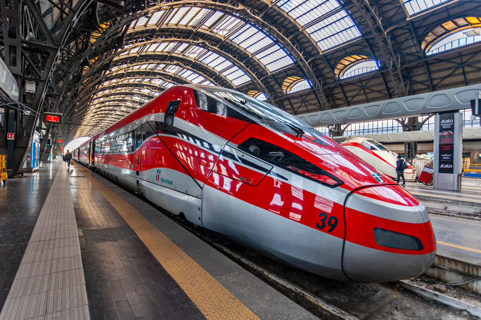 Frecciarossa Milano-Parigi: Trenitalia sfida il francese Tgv